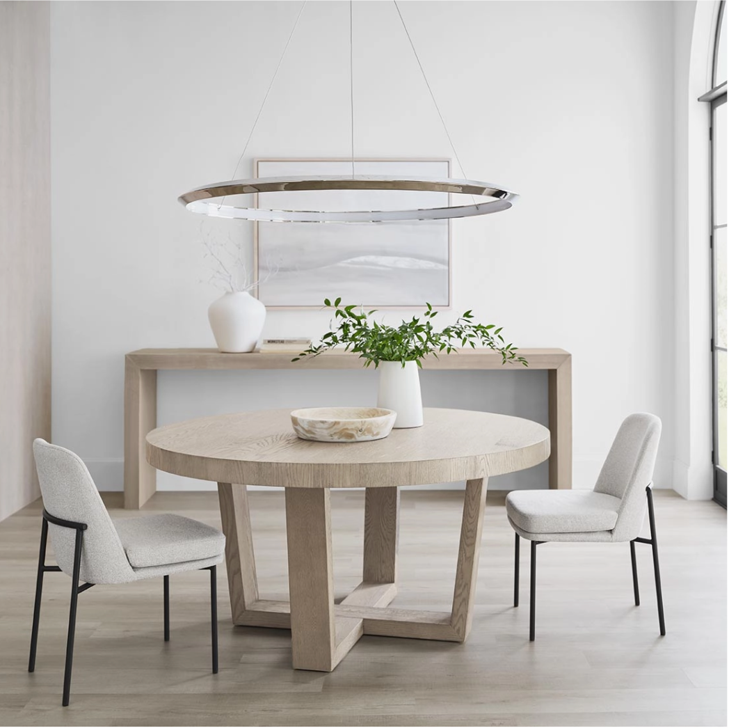 The Art of Statement Lighting in Modern Homes